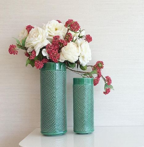 Jarra verde com relevo pequena :: MEA Interior Design - DESIGN DE ...
